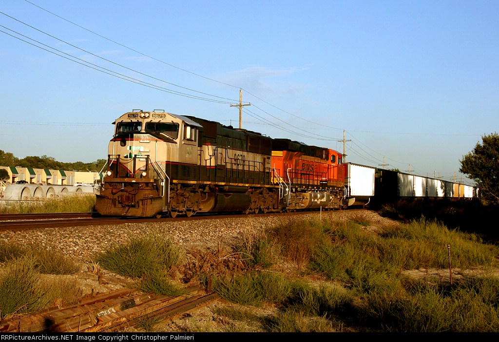 BNSF 9679 and BNSF 6160